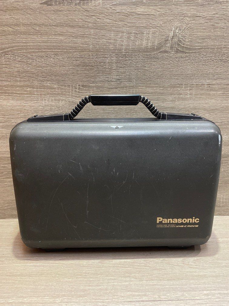 Panasonic NV-M10 VHS 錄影帶攝影機 懷舊攝影機 VHS攝影機 拍戲道具 造型背景 收藏擺飾 零件機, 書籍、休閒與玩具 ...