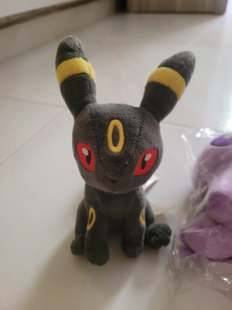 Pokemon Center Pikachu Squirtle Charmander Bulbasaur Espeon Umbreon ...
