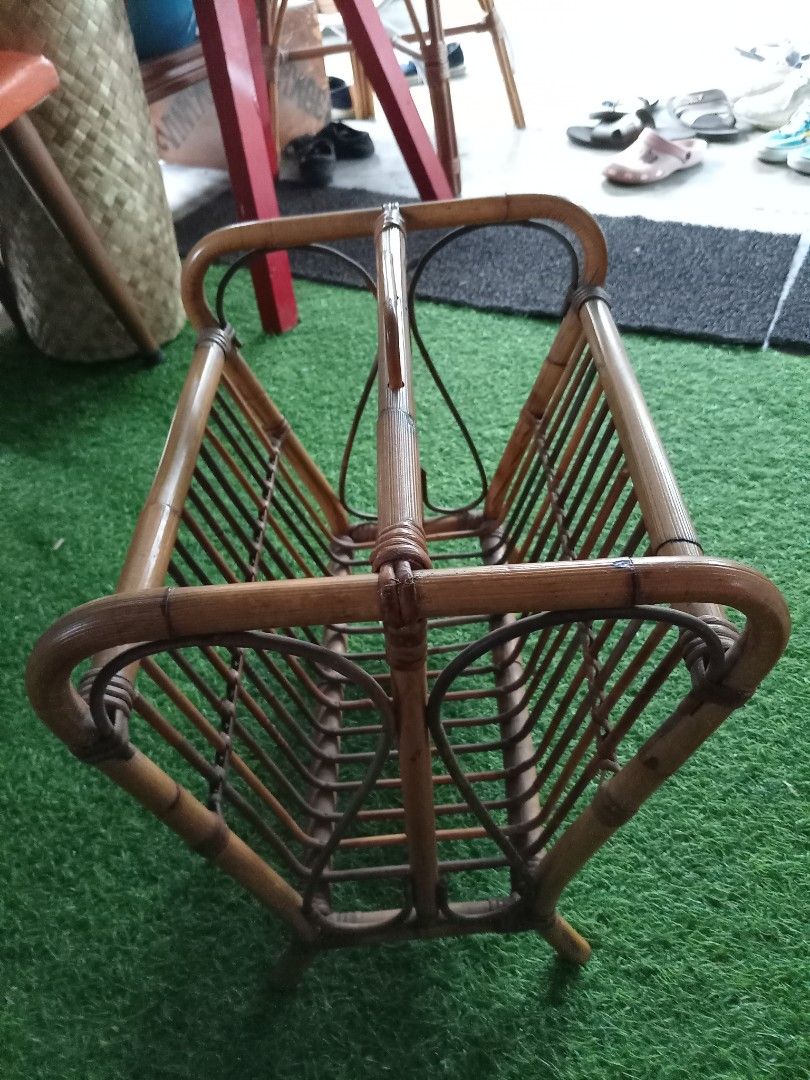 Rak Piring Hitam Buku, Hobbies & Toys, Collectibles & Memorabilia ...