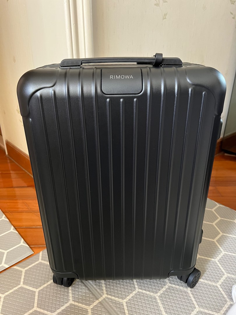 Rimowa ESSENTIAL Cabin S, 興趣及遊戲, 旅行, 旅遊 - 旅行必需品及用品 - Carousell