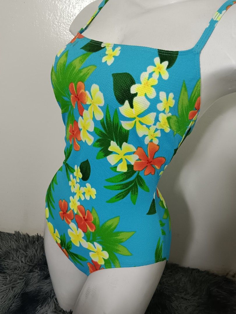 (S) floral Onepiece one piece Swimsuit Swimwear, Women's Fashion ...