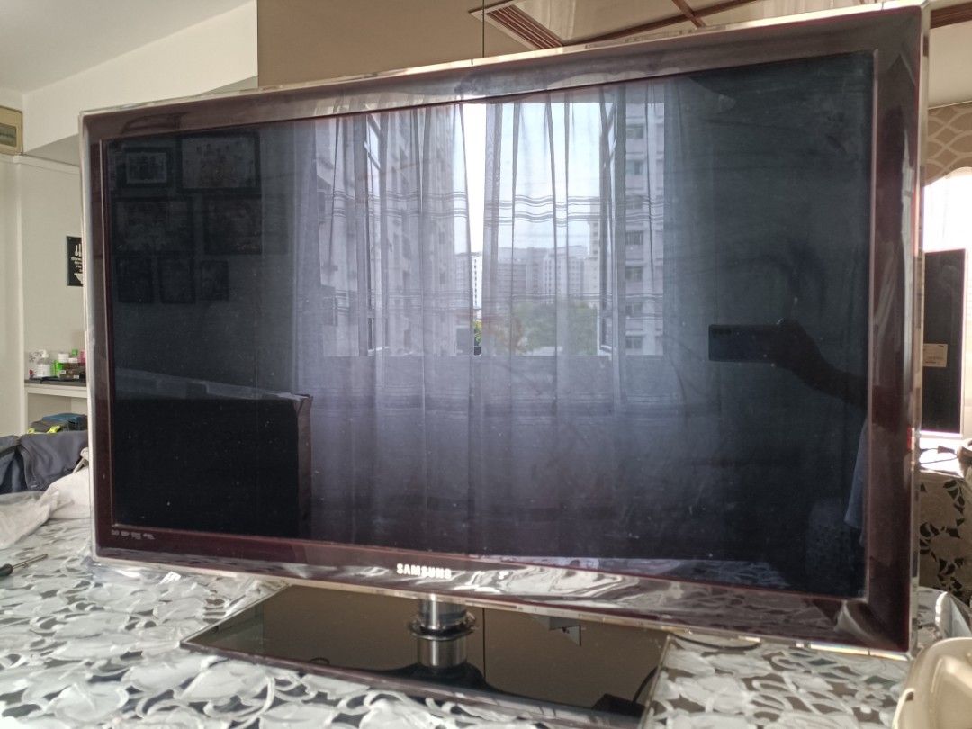 SAMSUNG 45INCH TV, TV & Home Appliances, TV & Entertainment, TV on ...