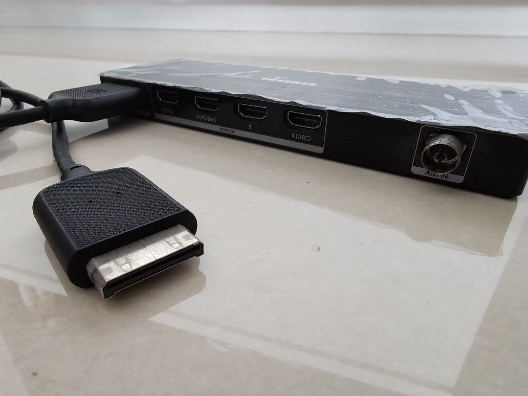 Samsung One CONNECT box, TV & Home Appliances, TV & Entertainment, TV ...