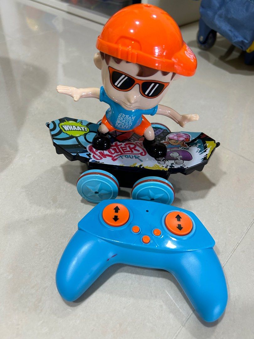 Skateboard remote control, Hobbies & Toys, Toys & Games on Carousell