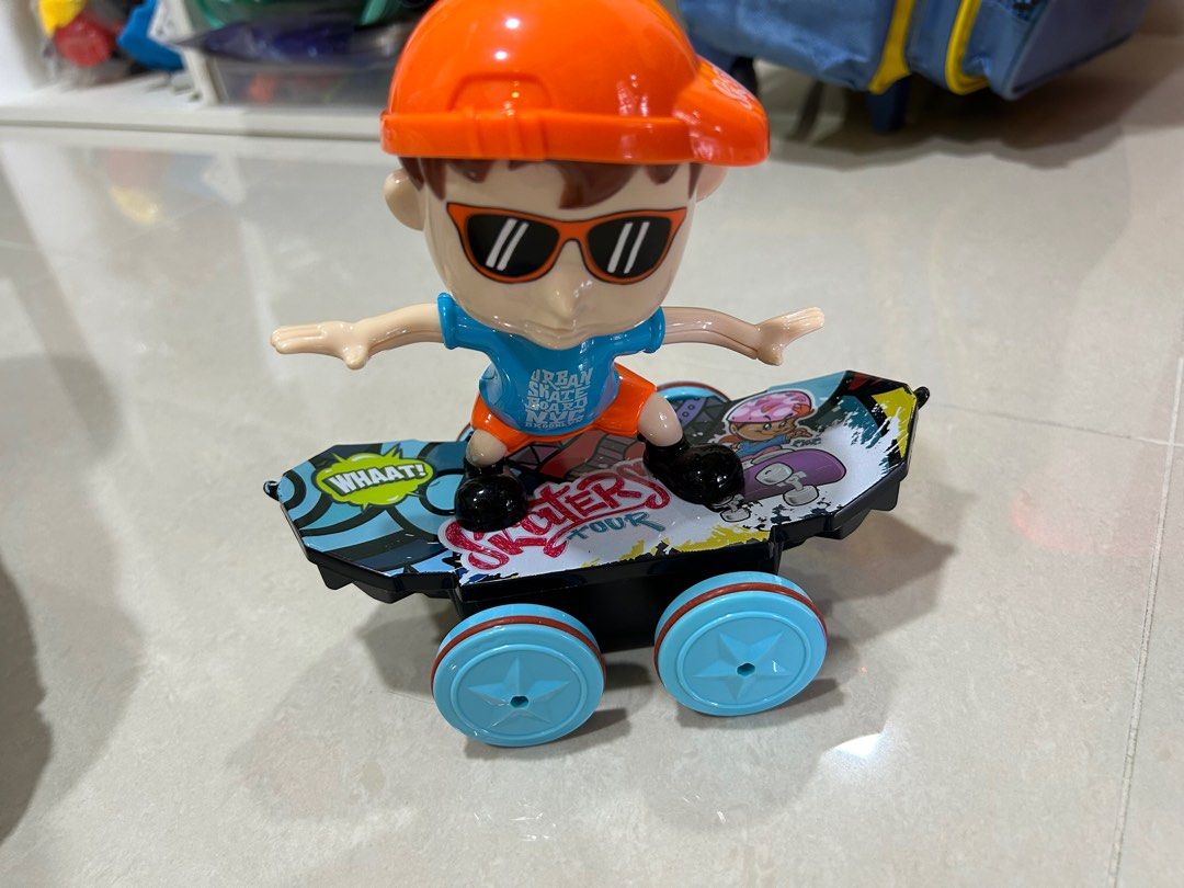 Skateboard remote control, Hobbies & Toys, Toys & Games on Carousell