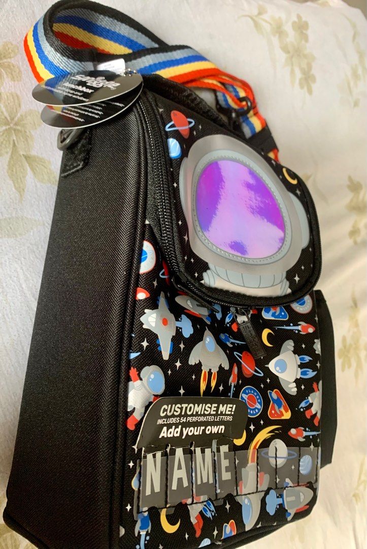 Smiggle Space Planet Lunchbox - Bnew on Carousell