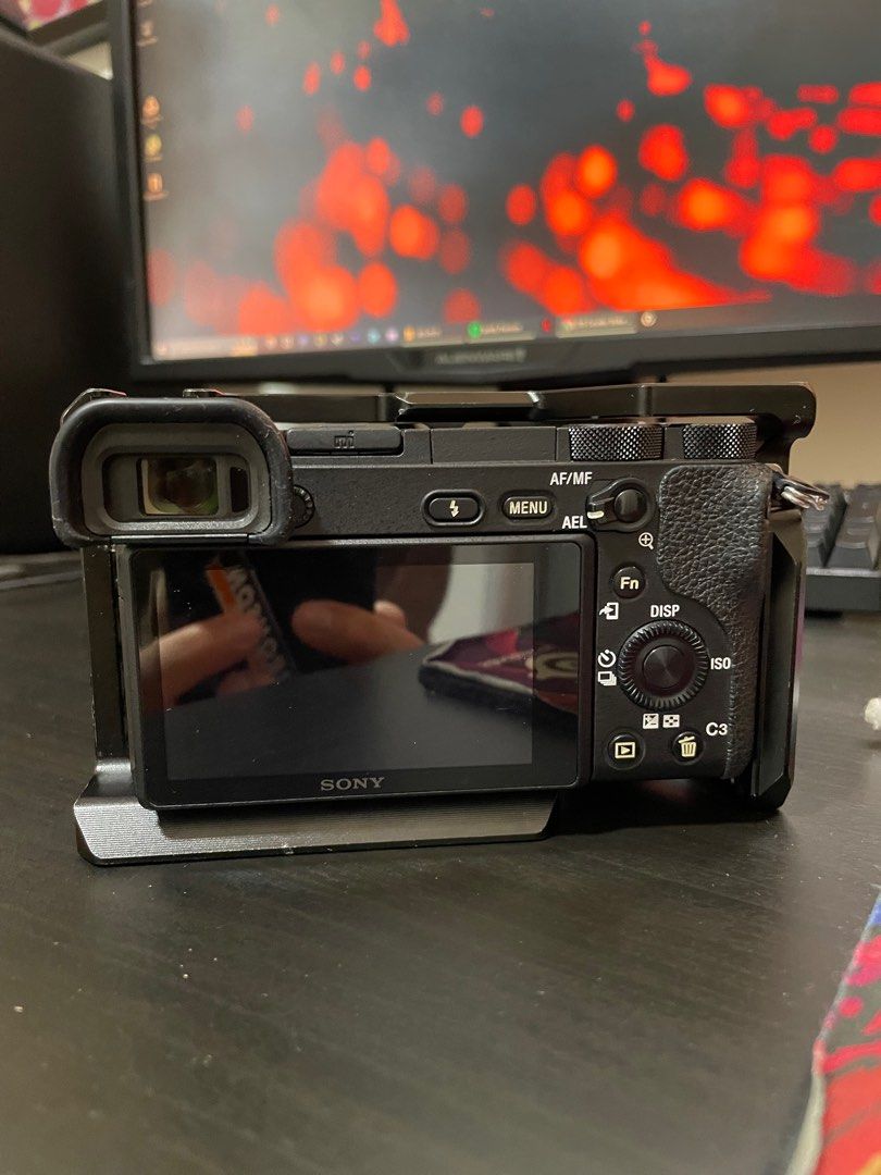 Sony A6500 with Lens + Smallrig cage & batteries, Photography, Video ...