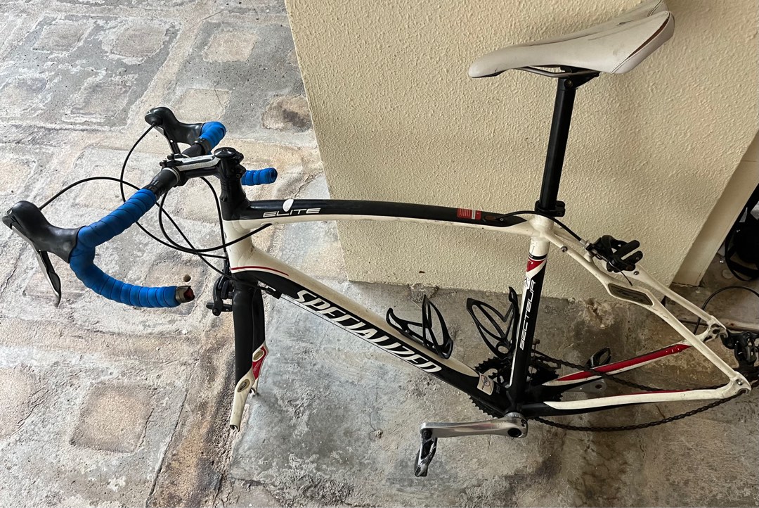 Specialized bike frame (no wheels), Sports Equipment, Bicycles & Parts ...