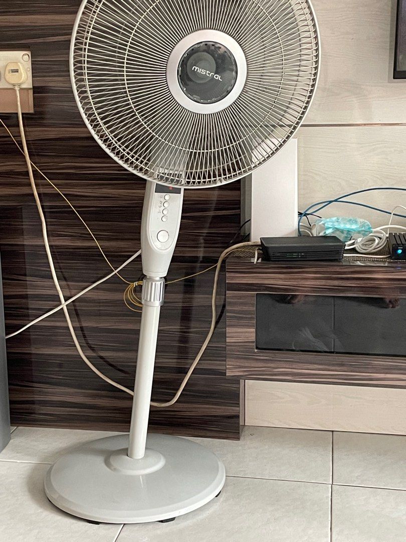 Standing Fan, Furniture & Home Living, Lighting & Fans, Fans on Carousell