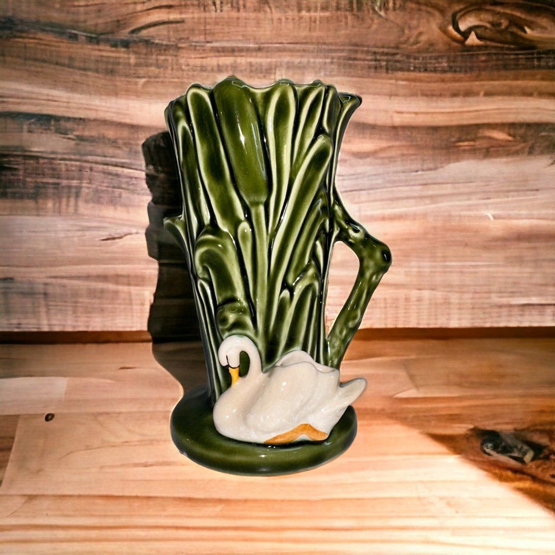 Sylvac Swan and Reeds Spill Vase/Posy No 4377, Furniture & Home Living, Home Decor, Vases ...