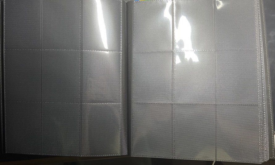 TCG side loading card binder (Pokemon, MTG, One Piece, Dragonball ...