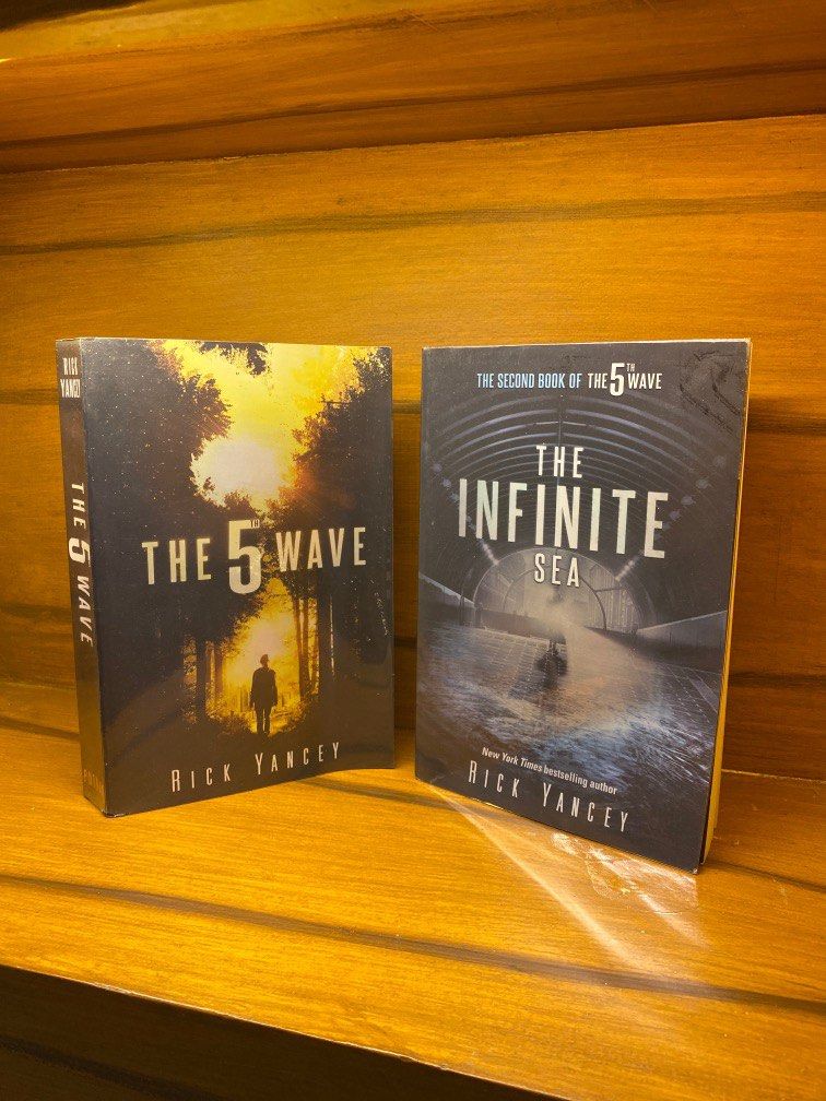 The 5th Wave (Books 1&2) by Rick Yancey on Carousell