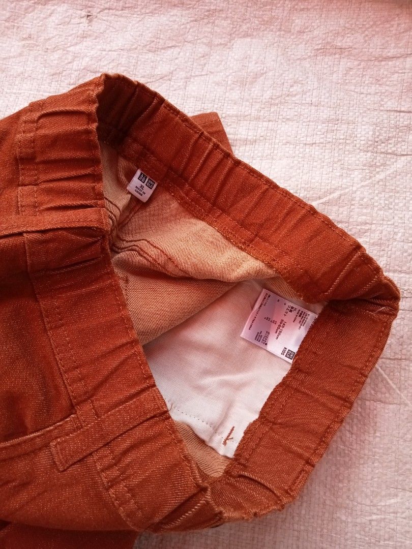 Uniqlo warna caramel stretch, Fesyen Wanita, Pakaian Wanita, Bawahan di ...