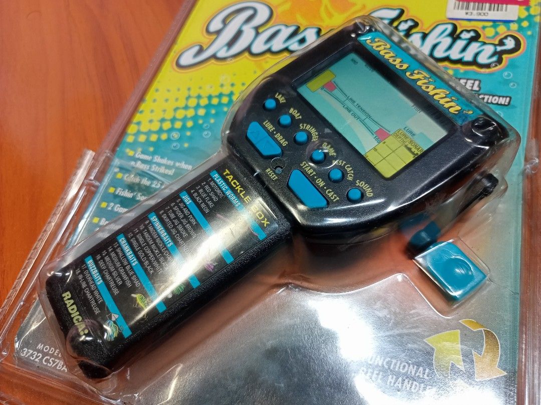 VINTAGE HANDHELD ELECTRONIC GAME BASS FISHIN JAPAN SURPLUS, Hobbies ...