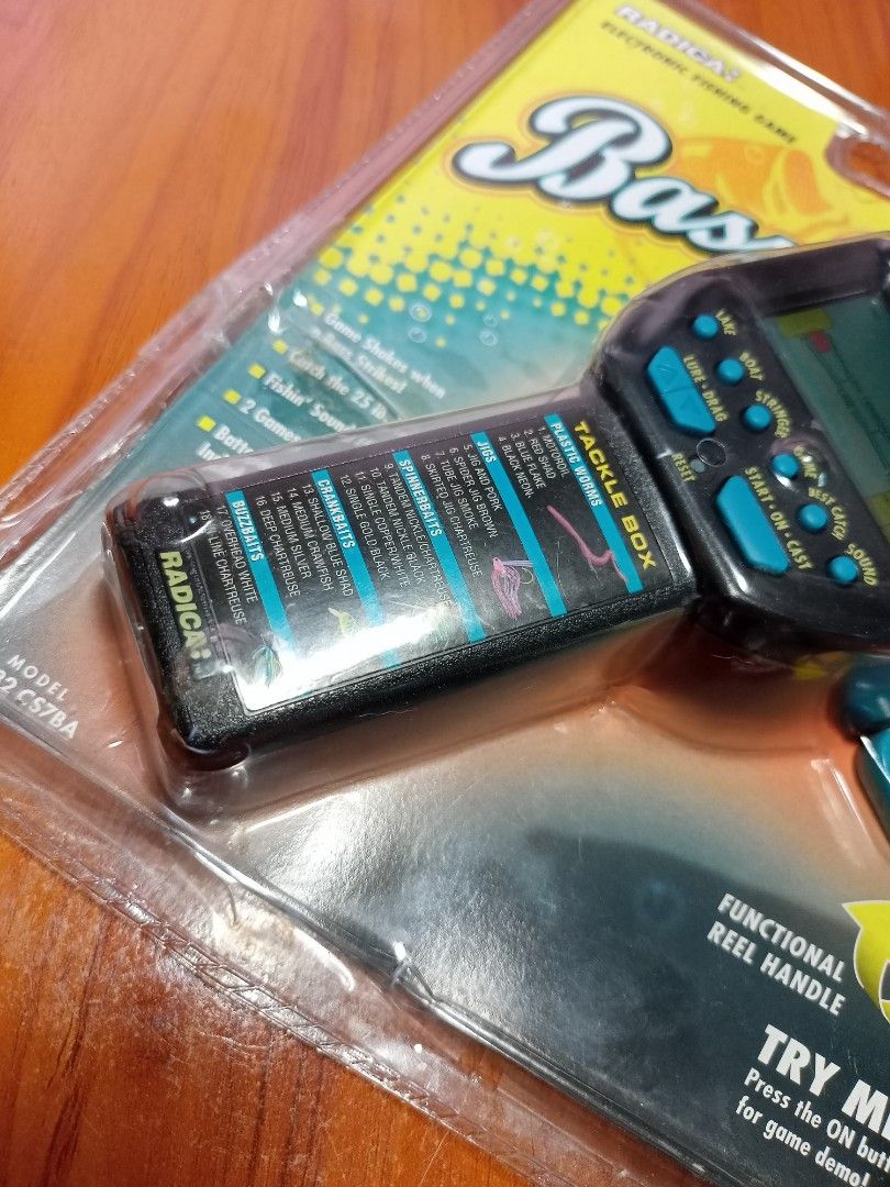 VINTAGE HANDHELD ELECTRONIC GAME BASS FISHIN JAPAN SURPLUS, Hobbies ...