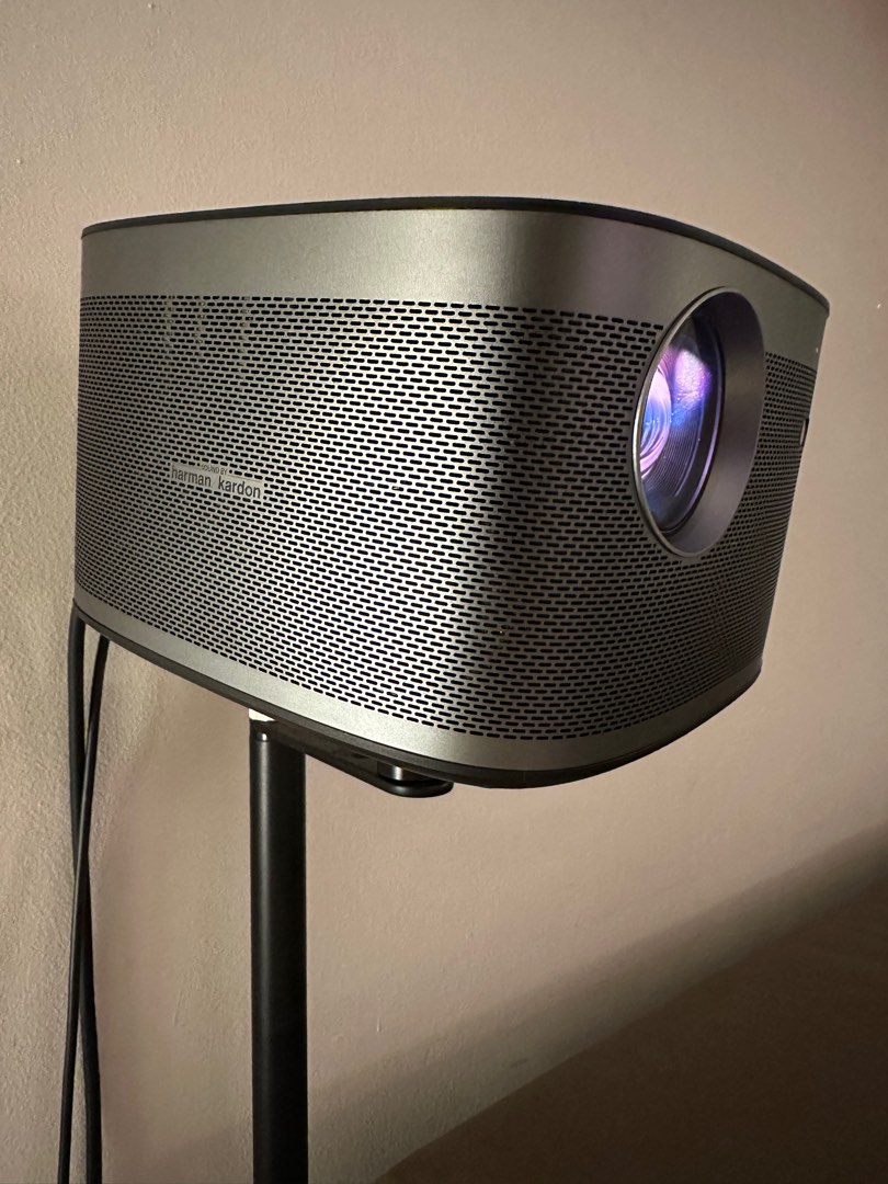 Xgimi Horizon FHD projector, TV & Home Appliances, TV & Entertainment ...