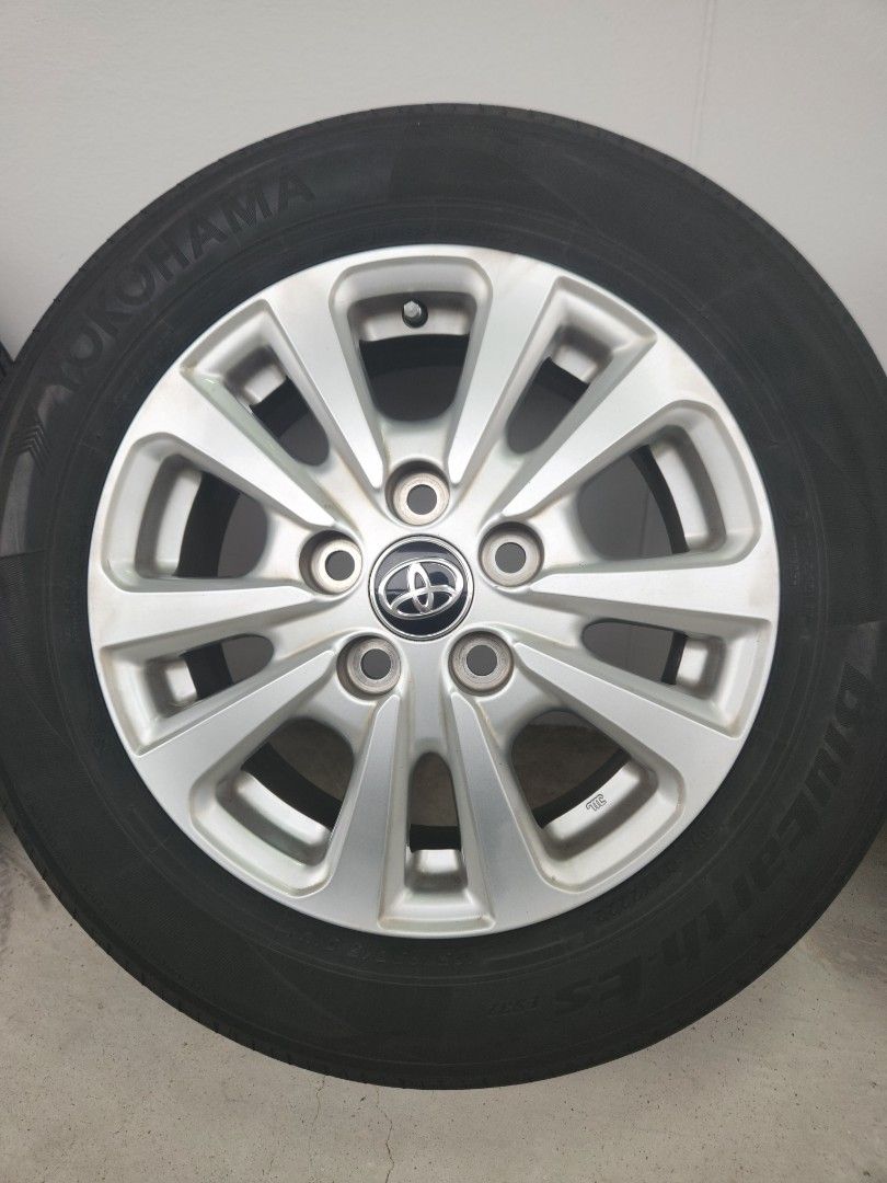 15 Inch Original Toyota Rim, Car Accessories, Tyres & Rims on Carousell