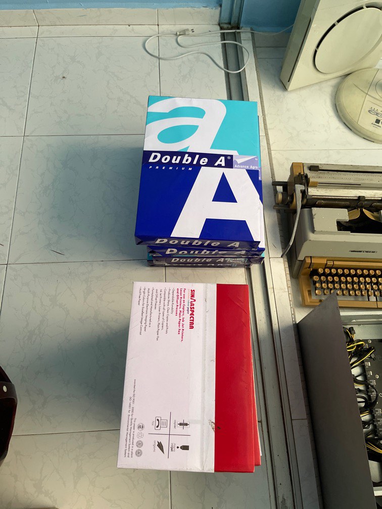 4 rims of new A3 white paper and 4 rims of A4 colour paper, Computers ...