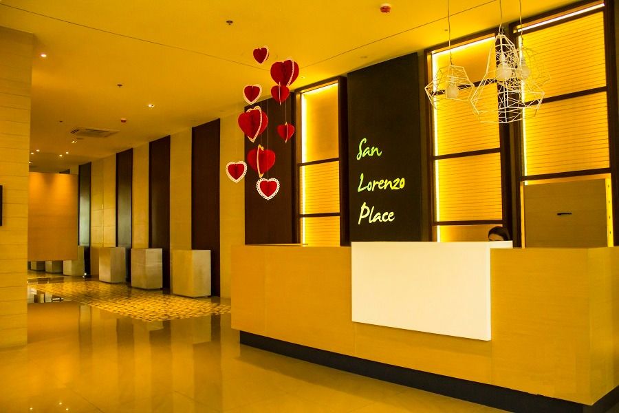 4D/3N For 2 MAKATI Condotel MRT Magallanes Station Edsa cor Chino Roces ...