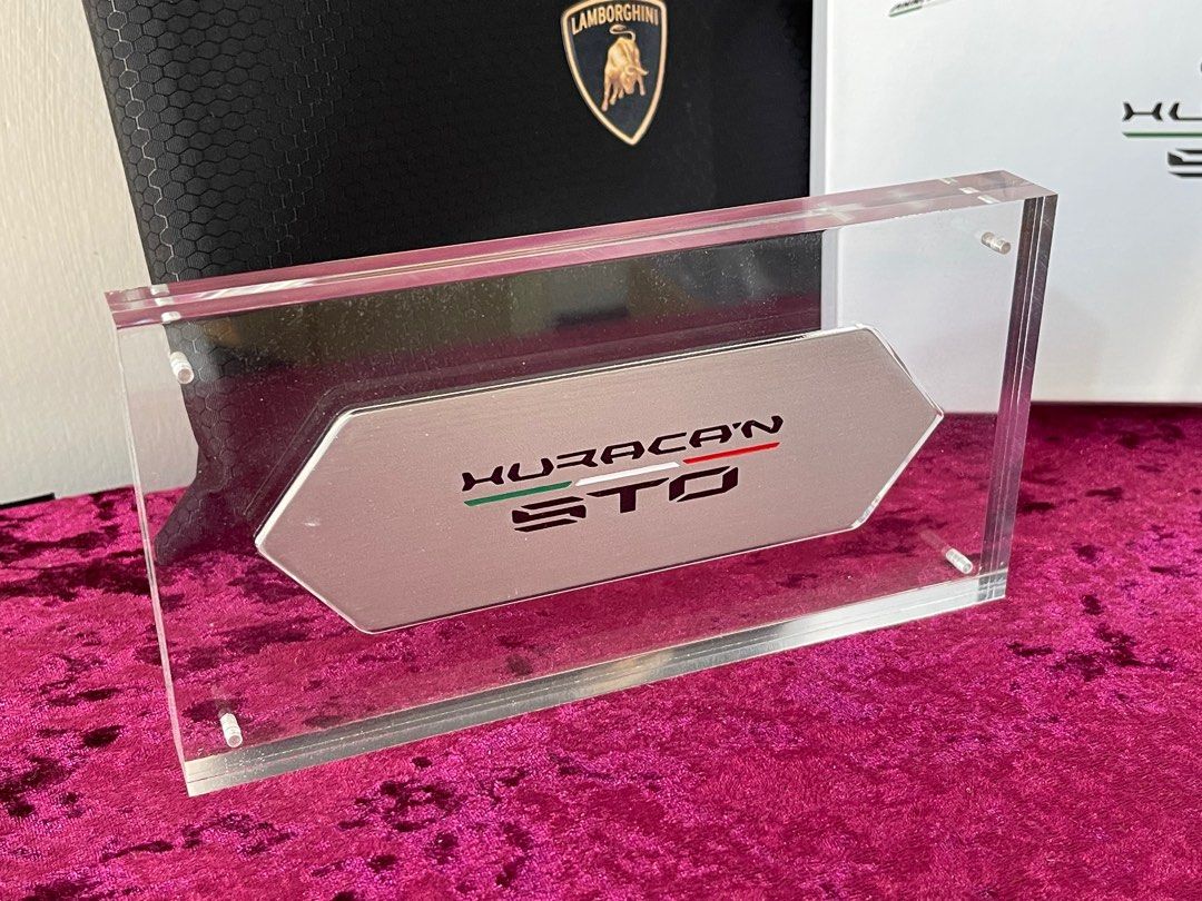 全新 Lamborghini Huracan STO (Engine Bay Glass Plaque), 興趣及遊戲, 玩具 & 遊戲類 ...
