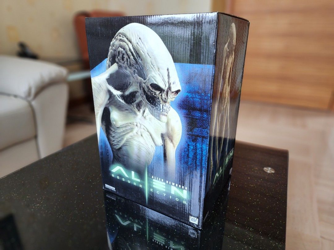 Alien Newborn Resurrection Statue Sideshow, Hobbies & Toys, Toys ...