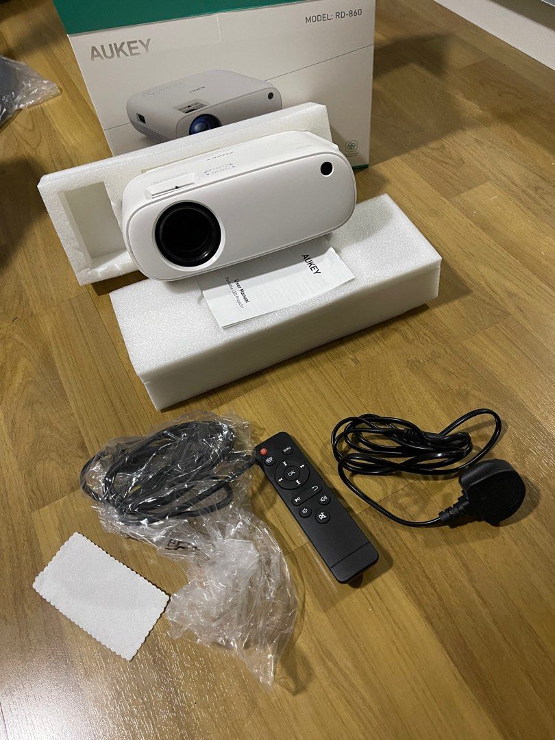 Aukey RD-860 Cinex Mini 1080P Wireless Wi-Fi Mini Projector, TV & Home ...