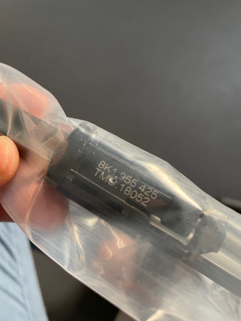 BMW AT GT F45 F46 Front windscreen wipers, Car Accessories, Accessories ...