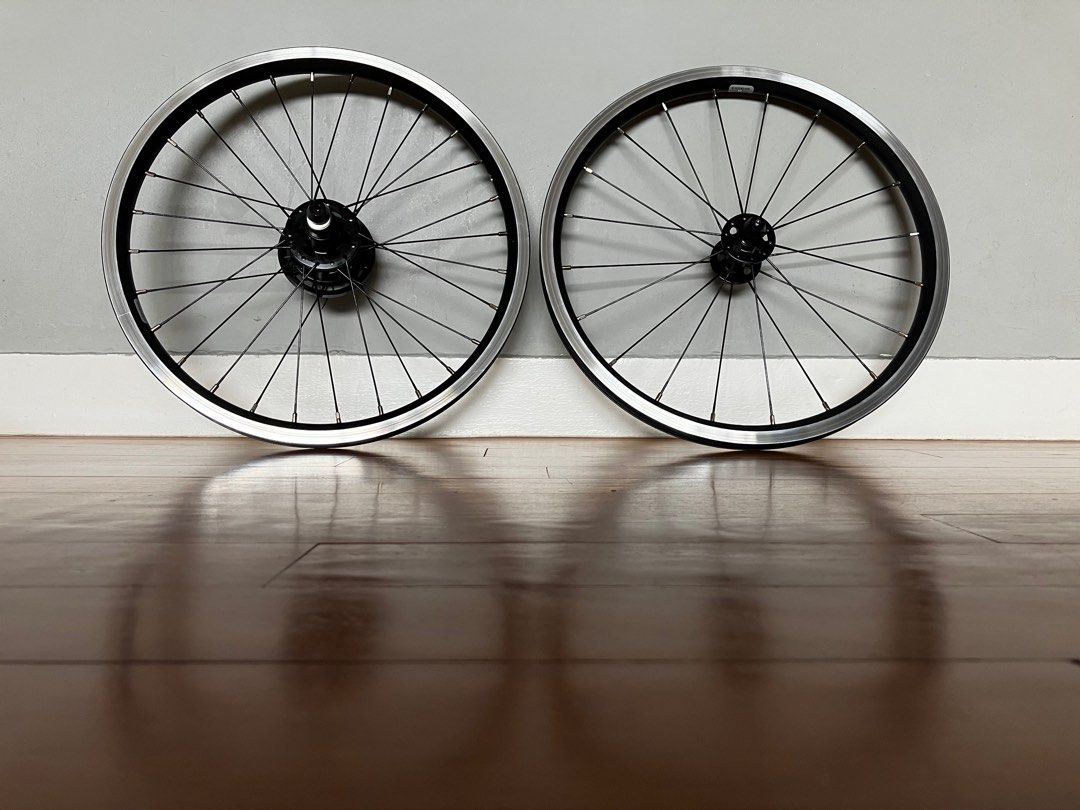 Brompton chpt3 v4 superlight wheels with tubolito tubes, Sports ...