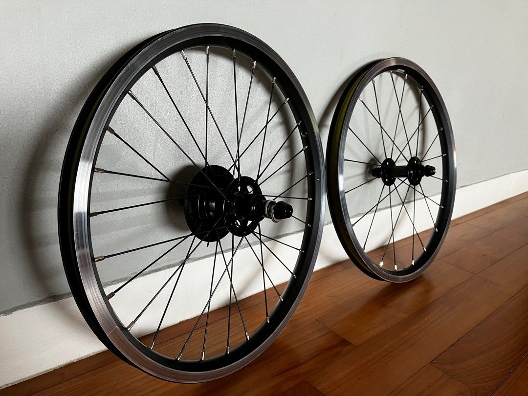 Brompton chpt3 v4 superlight wheels with tubolito tubes, Sports ...
