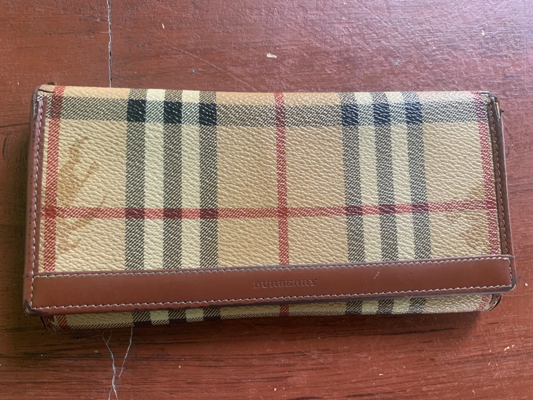 Burberry wallet, Women's Fashion, Bags & Wallets, Wallets & Card ...