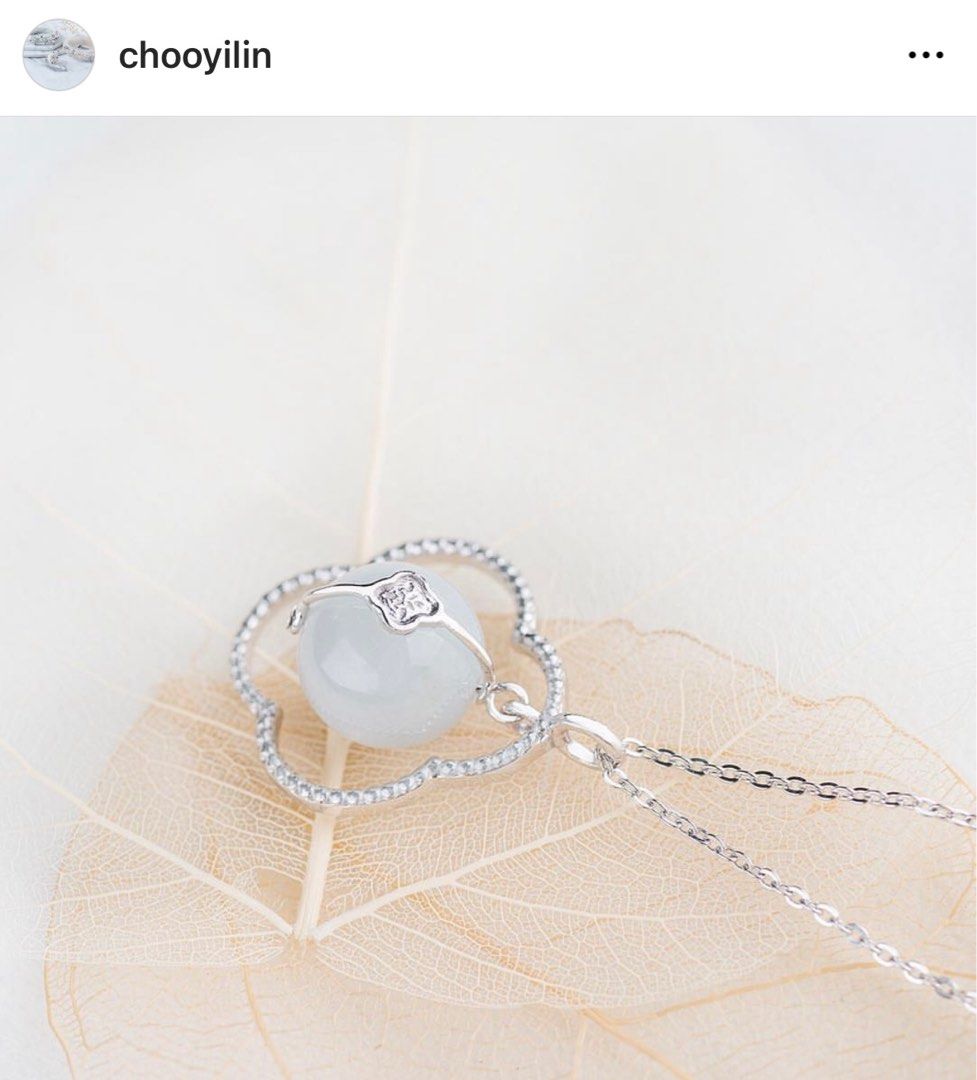 Choo Yilin Peranakan Tile Emblem Necklace, Women's Fashion, Jewelry & Organisers, Necklaces on ...