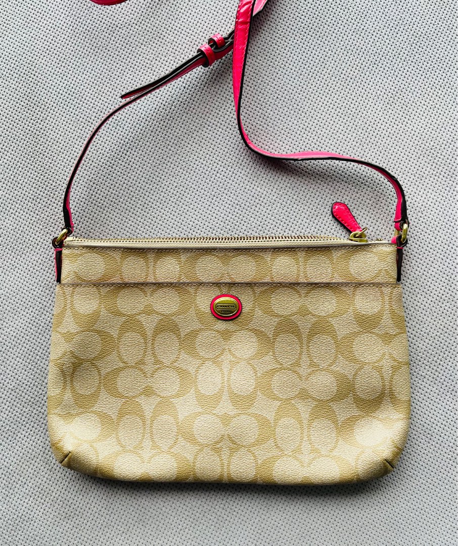 Coach Sling Bag, Women's Fashion, Bags & Wallets, Cross-body Bags on ...