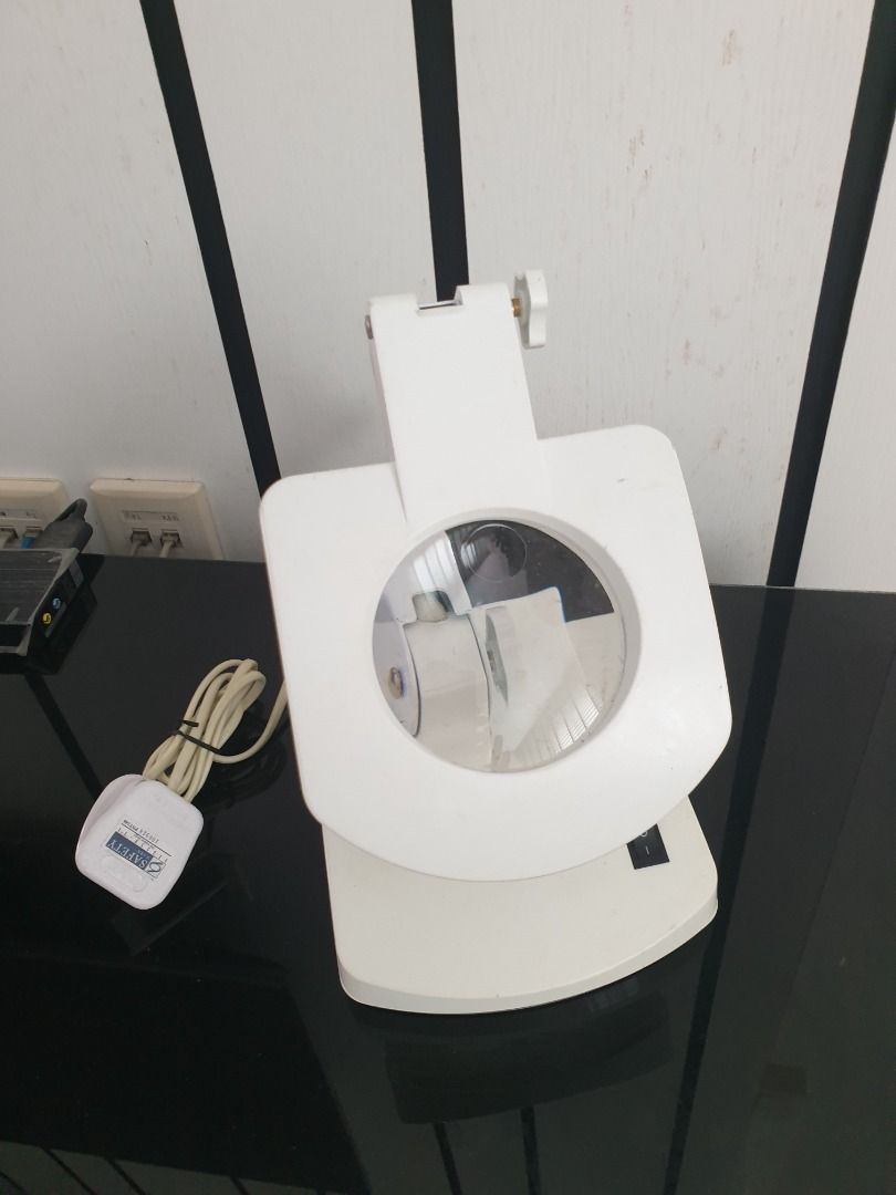 Desktop Magnifer with Fluorescent Light, Everything Else on Carousell