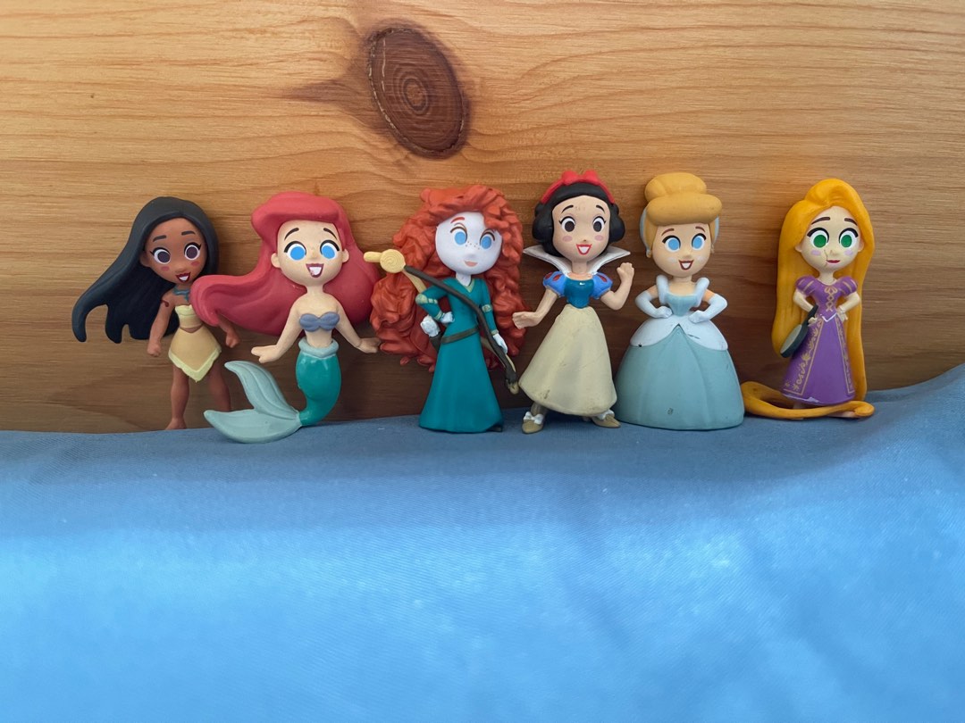 Disney 100 Princesses (Cow Play Cow Moo), Hobbies & Toys, Toys & Games ...