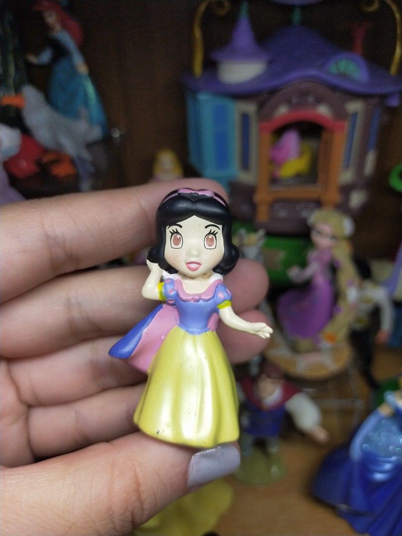 Disney Zizzle Snow White, Hobbies & Toys, Toys & Games on Carousell