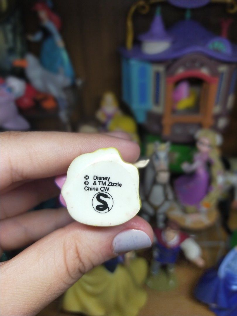 Disney Zizzle Snow White, Hobbies & Toys, Toys & Games on Carousell