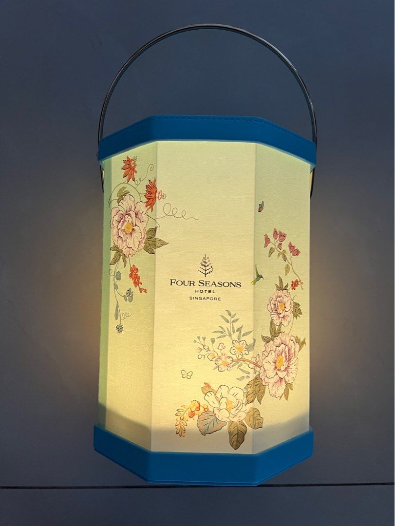 Four Seasons mooncake container + box, Women's Fashion, Jewelry ...