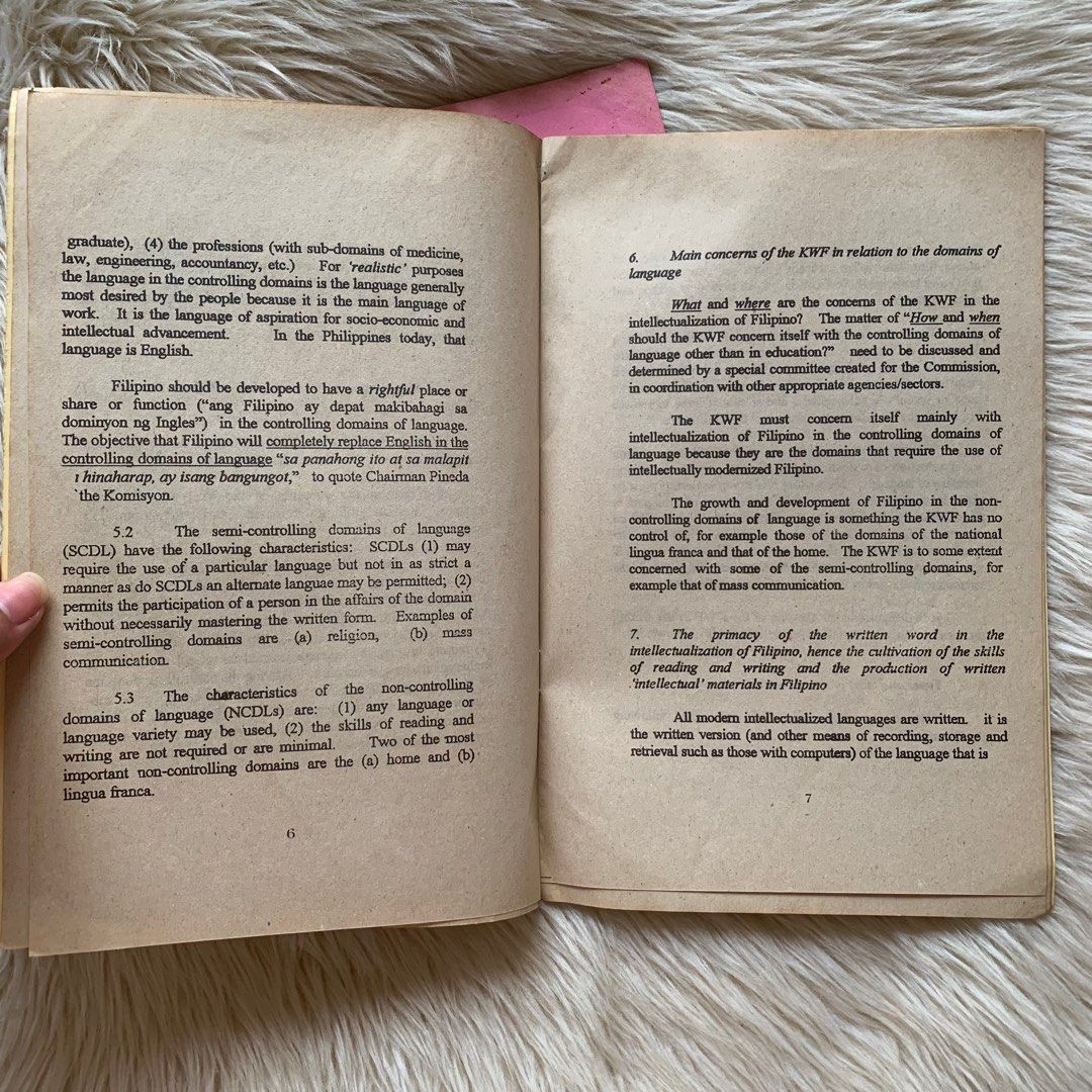 KWF Booklets (1996) - Mga Tanong at Sagot sa Wikang Filipino x The KWF ...