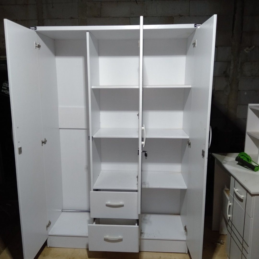 Lemari Plus Meja Rias, Perabotan Rumah di Carousell