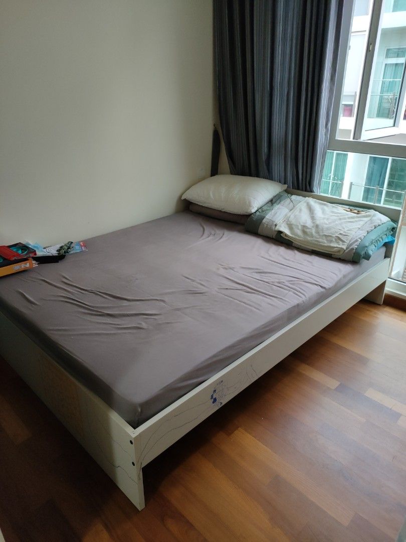 Lightly used Queen bed and mattress, Furniture & Home Living, Furniture ...