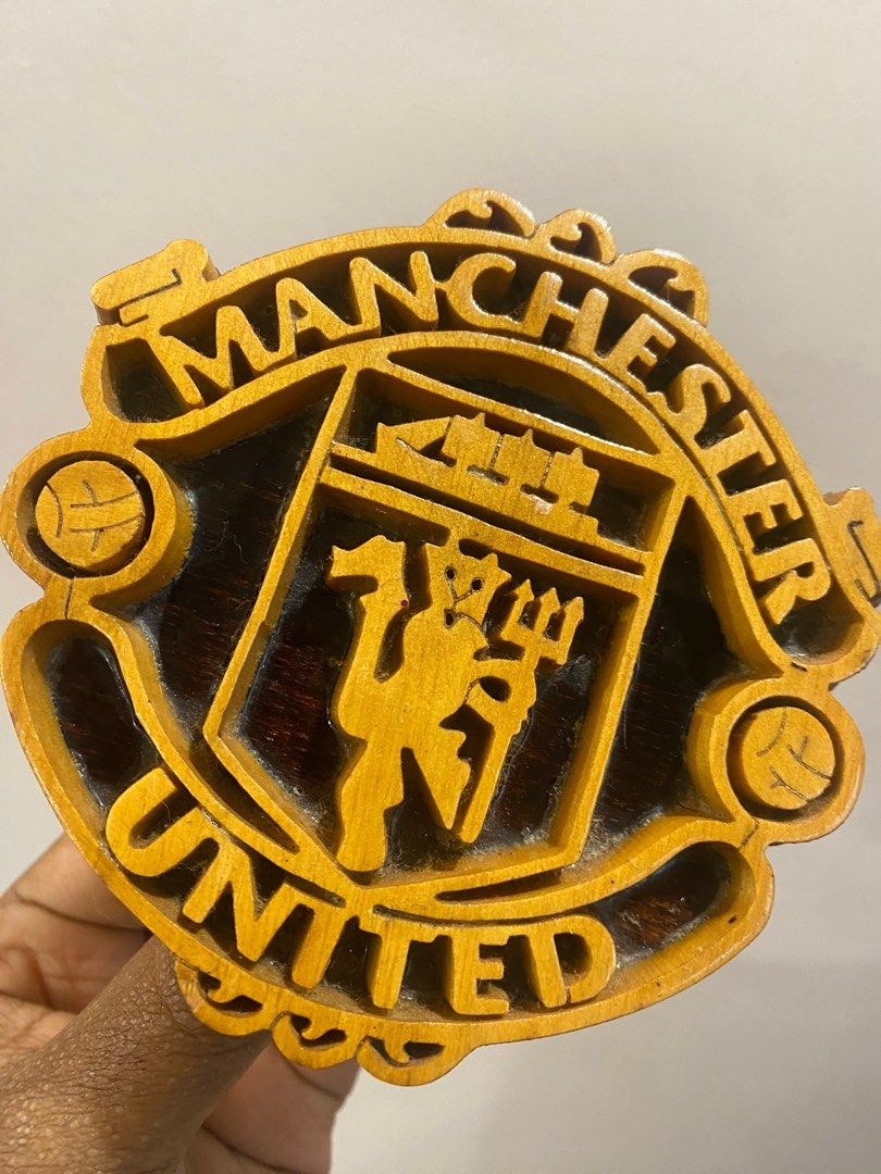 Manchester United Wooden carving, Hobbies & Toys, Memorabilia ...