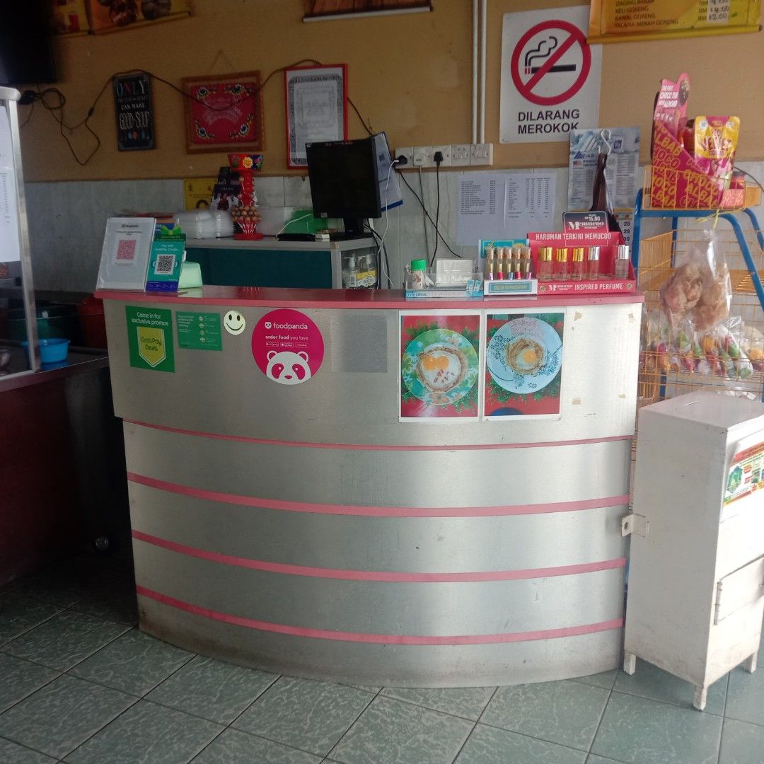 Meja Cashier, Furniture & Home Living, Furniture, Other Home Furniture ...