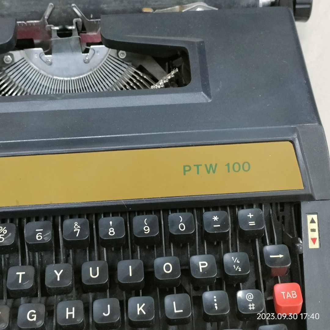 Mesin taip Pensonic Malaysia, Hobbies & Toys, Collectibles ...