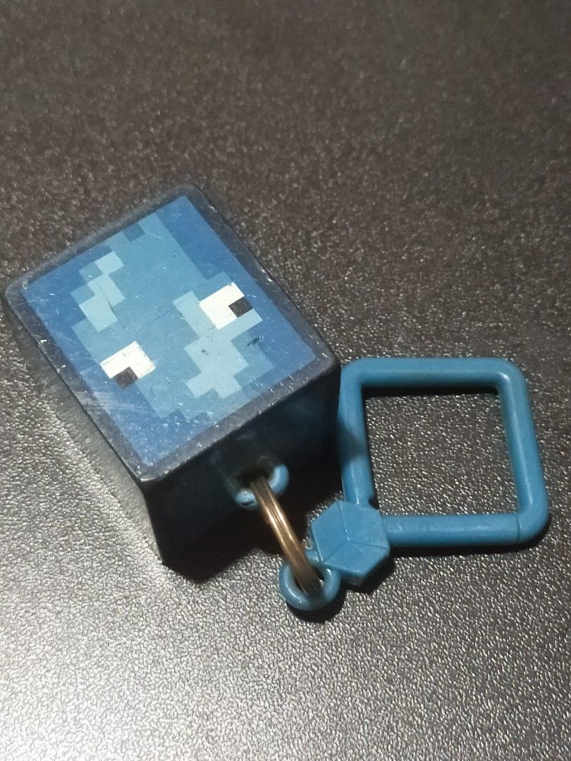 Minecraft/Blocks Keychain, Hobbies & Toys, Toys & Games on Carousell