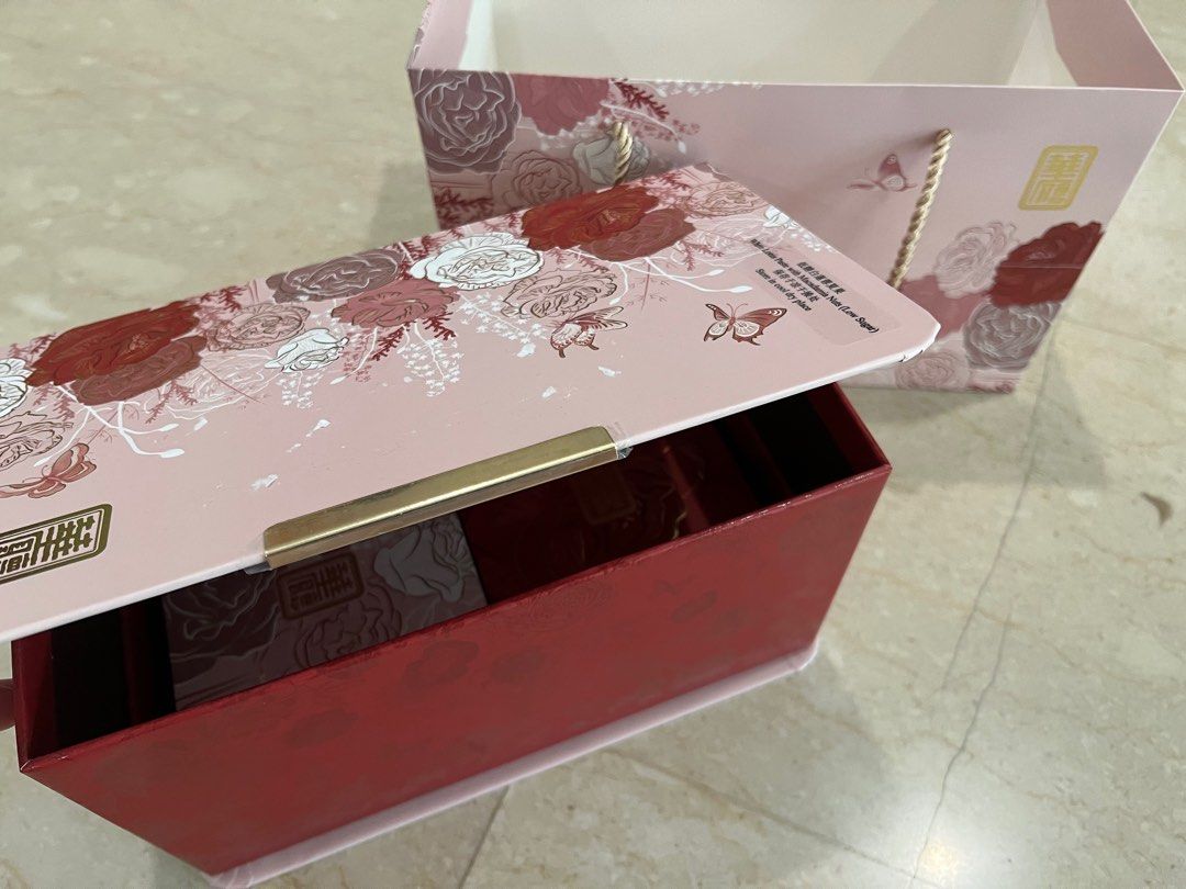 Mooncake Box Sets from Shisen Hanten & Hua Ting, Everything Else on ...
