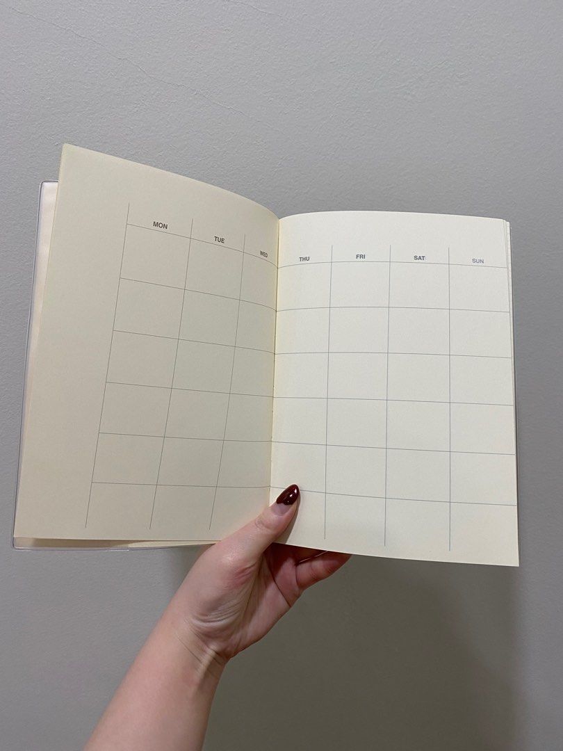 MUJI Schedule Notebook A5 15 Months/65 Weeks, Hobbies & Toys ...