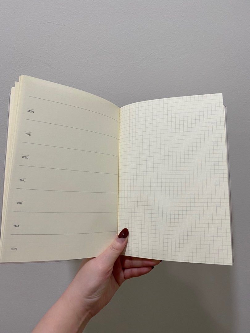 MUJI Schedule Notebook A5 15 Months/65 Weeks, Hobbies & Toys ...