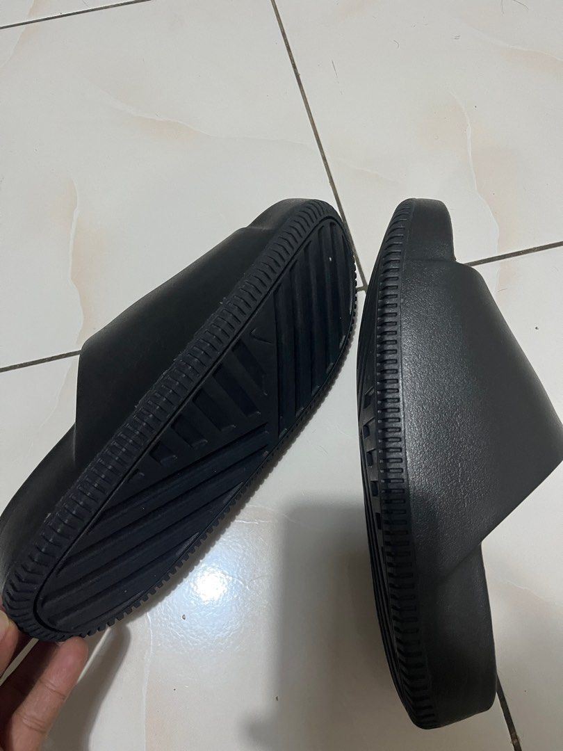NIKE CLAM SLIDE, Men's Fashion, Footwear, Flipflops and Slides on Carousell