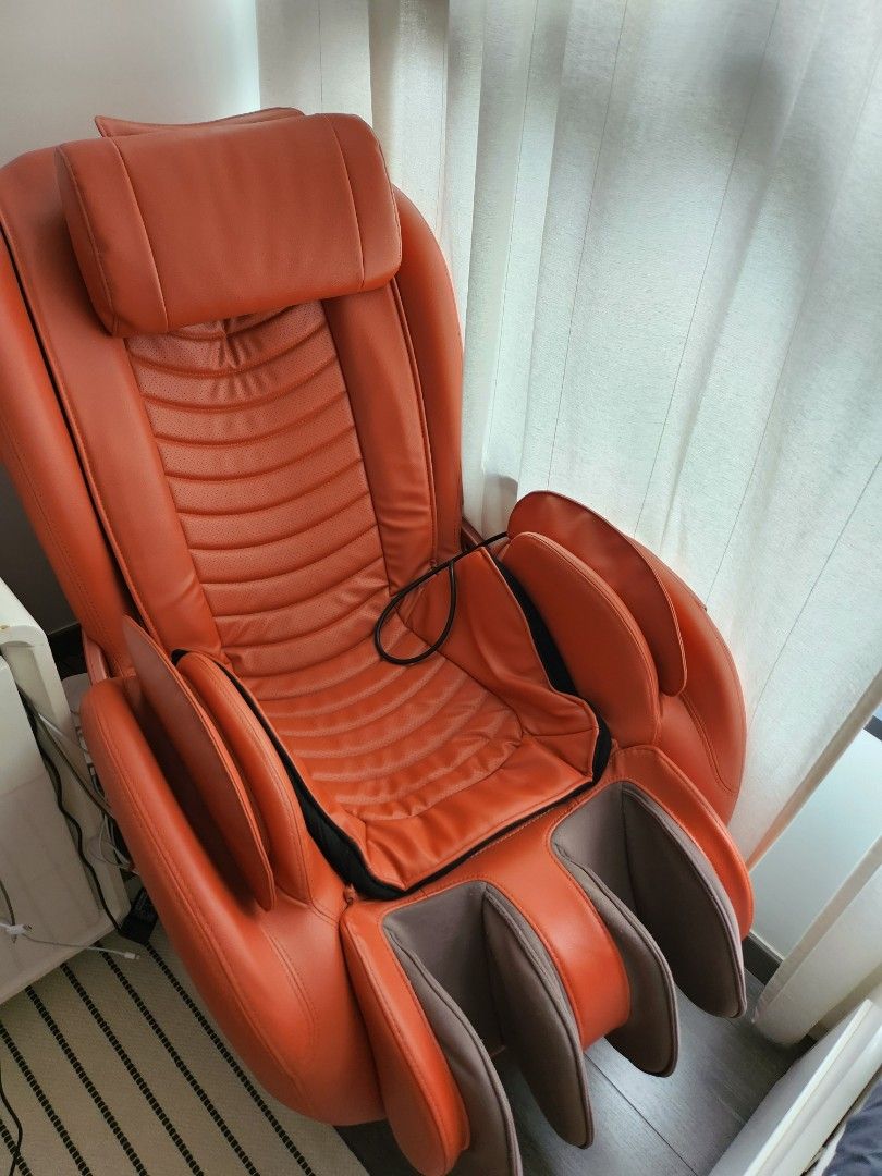 Osim Massage Chair, Furniture & Home Living, Furniture, Chairs on Carousell