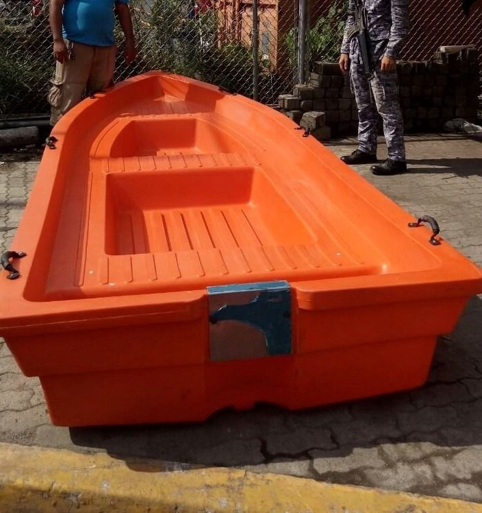 PLASTIC RESCUE BOAT 12 TO 15 PERSON, Sports Equipment, Sports & Games ...